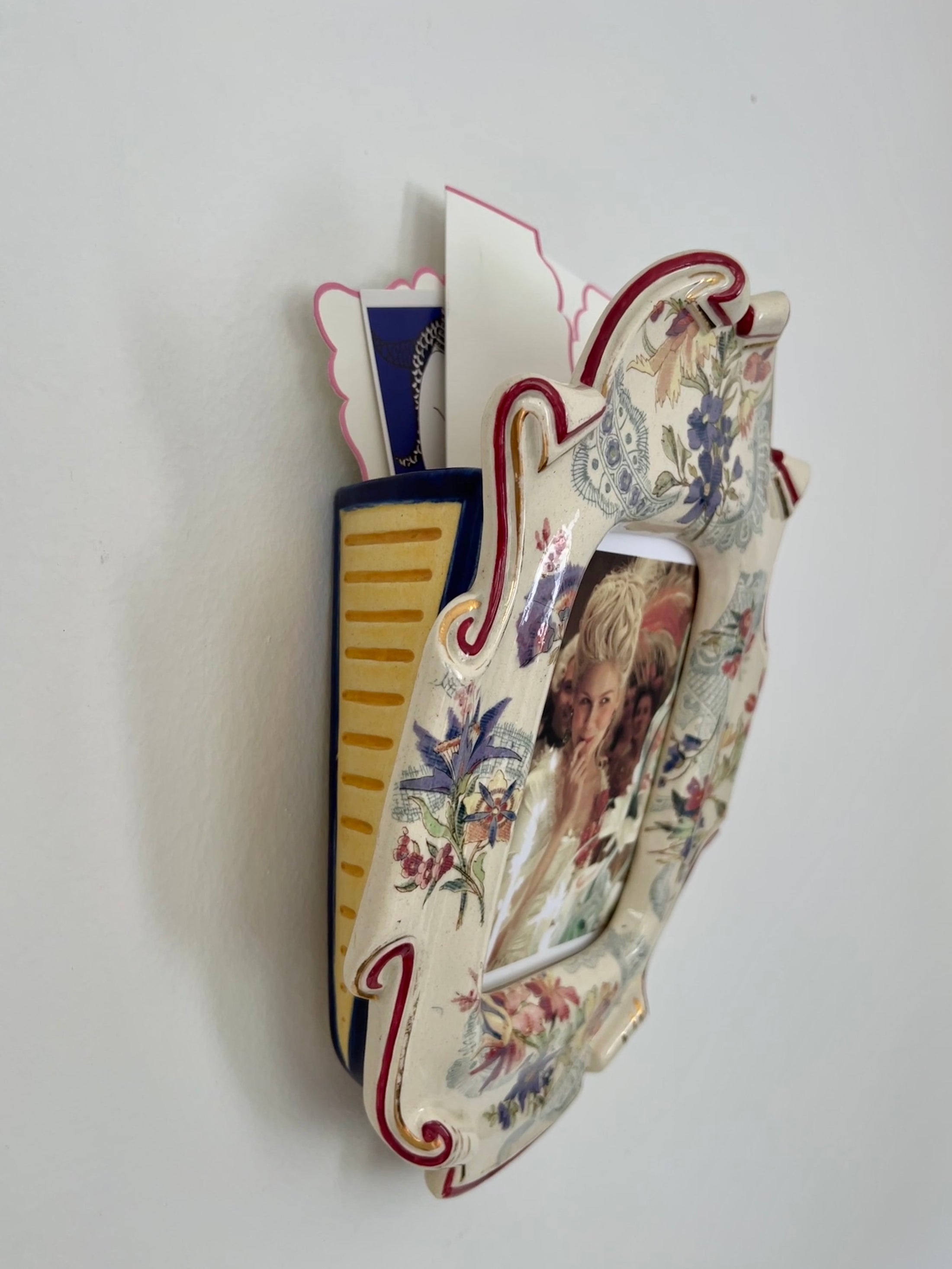 Portrait frame / Correspondence tray – hellethygesen.com